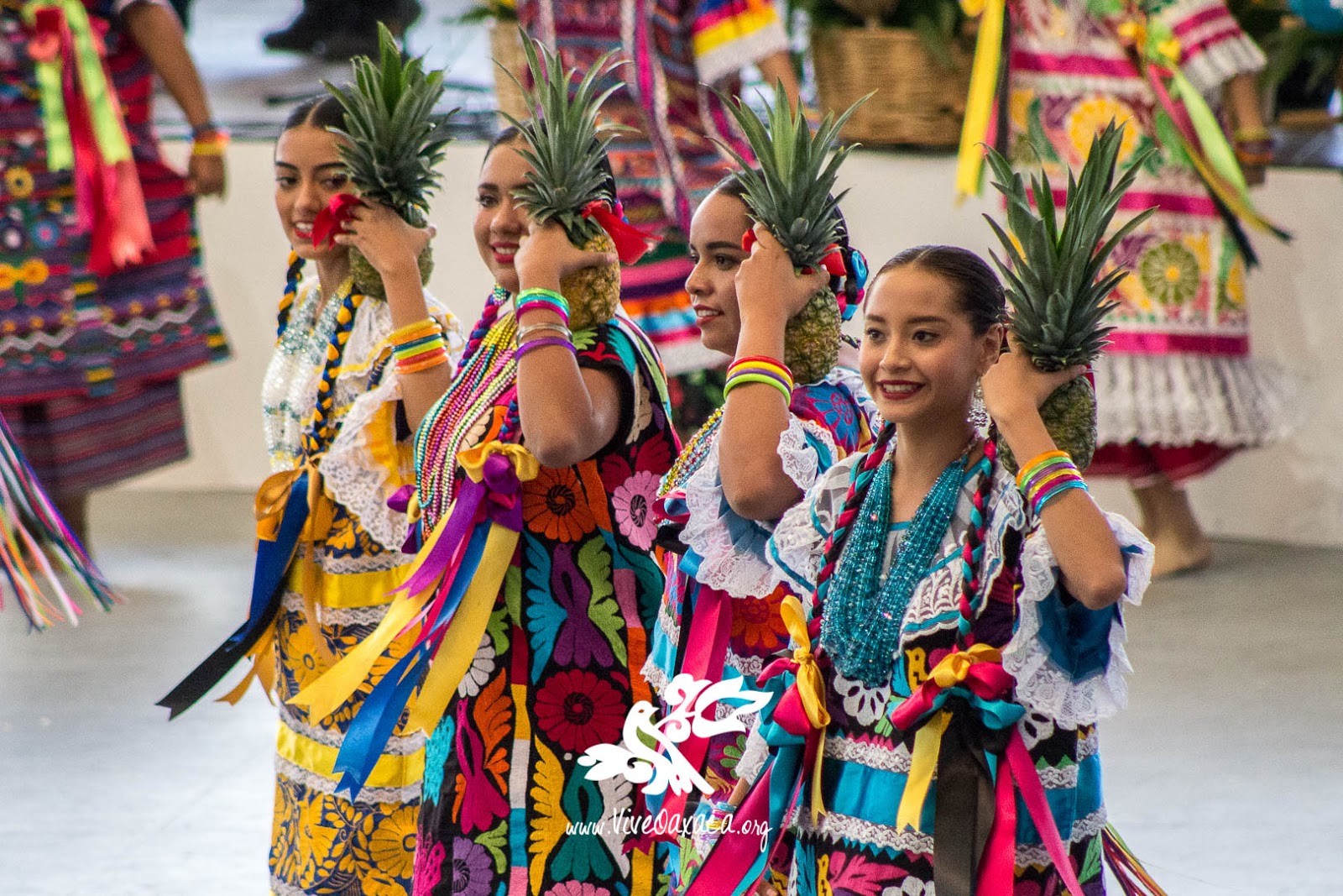 Baile Flor De Piña Historia E Indumentaria Vive Oaxaca