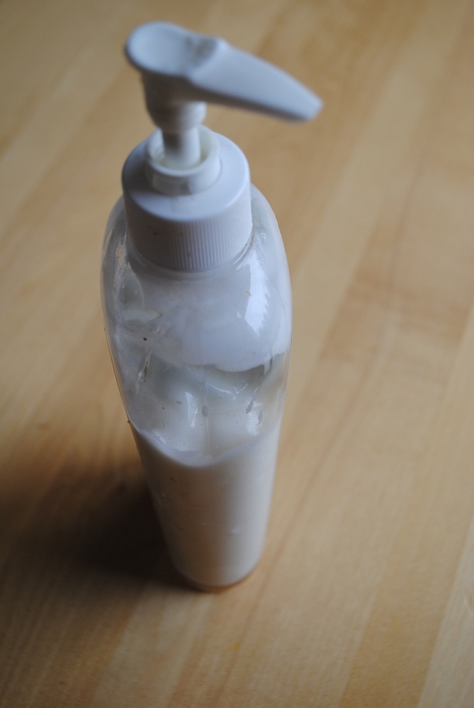 Lori's Lipsmacking Goodness: Homemade Hand Lotion