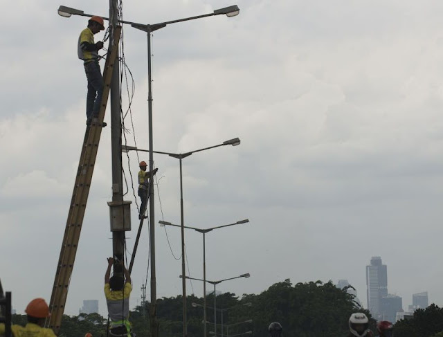 KONTRAKTOR PERTANYAKAN SYARAT TAMBAHAN LELANG PROYEK PJU SENILAI RP 1,6 ...