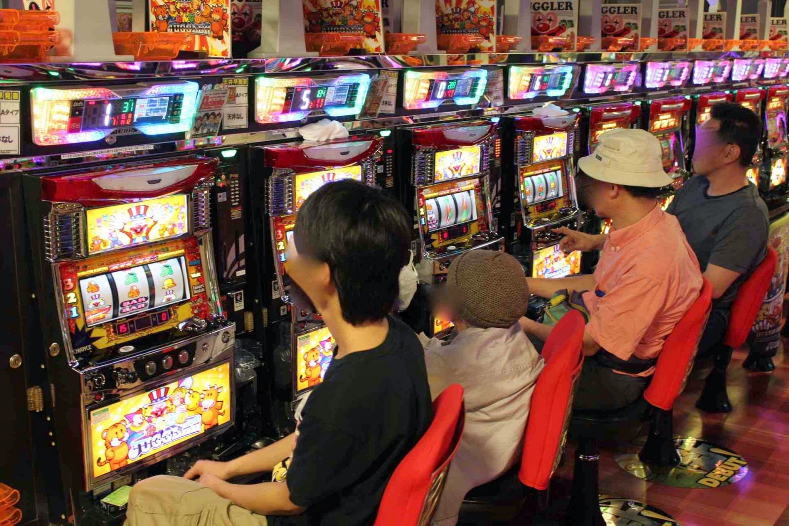 Yusuke Japan Blog: Japanese gambling machine Pachinko