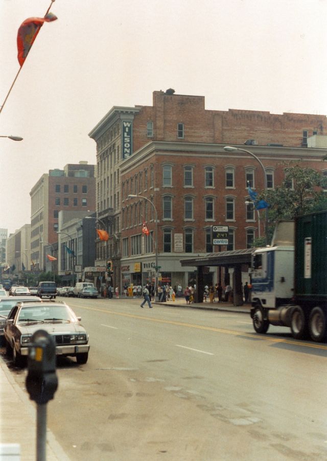 50 Color Snapshots That Capture Street Scenes of Syracuse, New York in ...