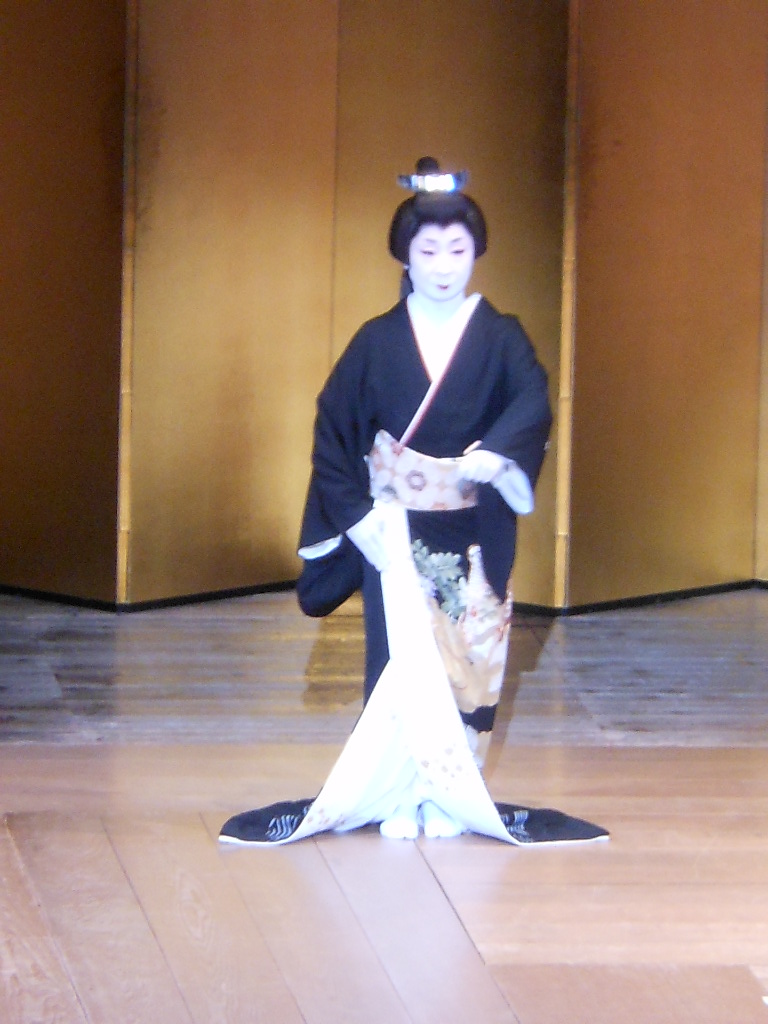 Cherry Blossoms and Persimmons - Life in Japan: Traditional Japanese ...