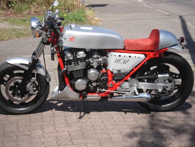 TRANFORMASI HONDA CBX 750P : CBX 750 Pelbagai Rupa dan Warna