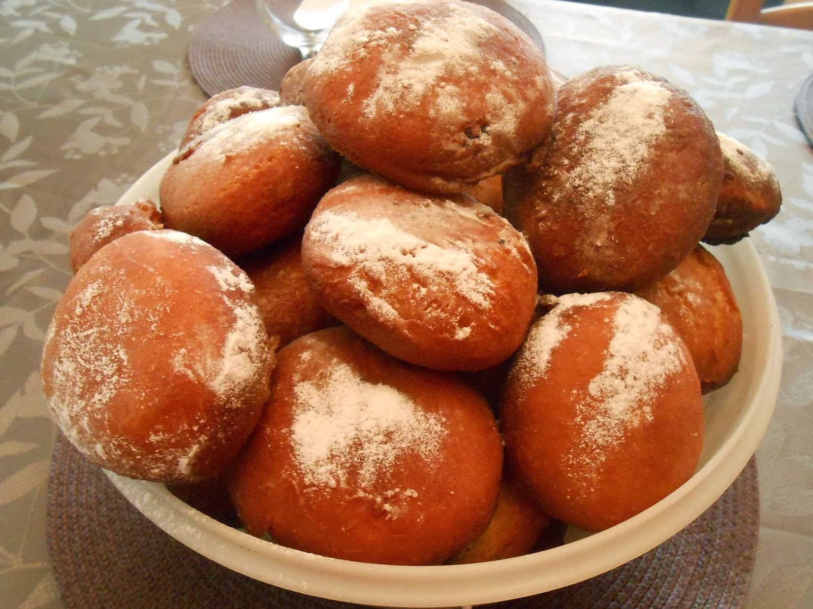 Ceci est un autre jour: Paczki - Beignets polonais à la crème de ...