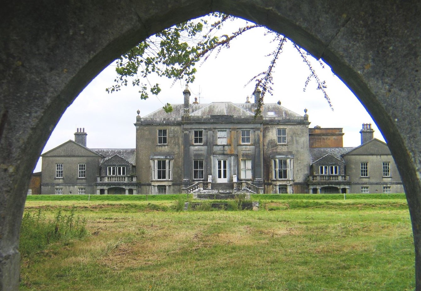 Landed families of Britain and Ireland: (383) Barker of Grimston Hall ...