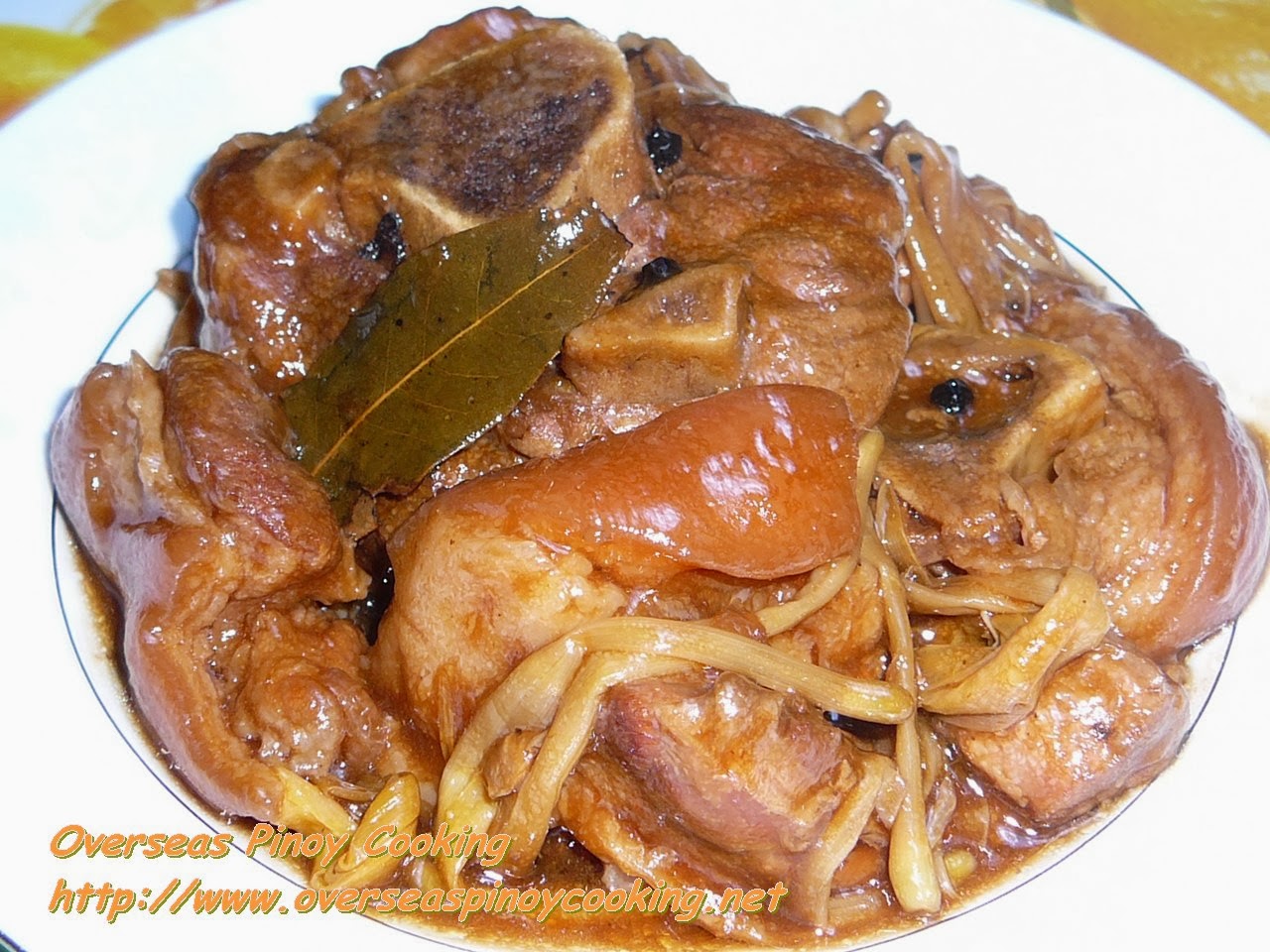 Paksiw na Pata ng Baboy