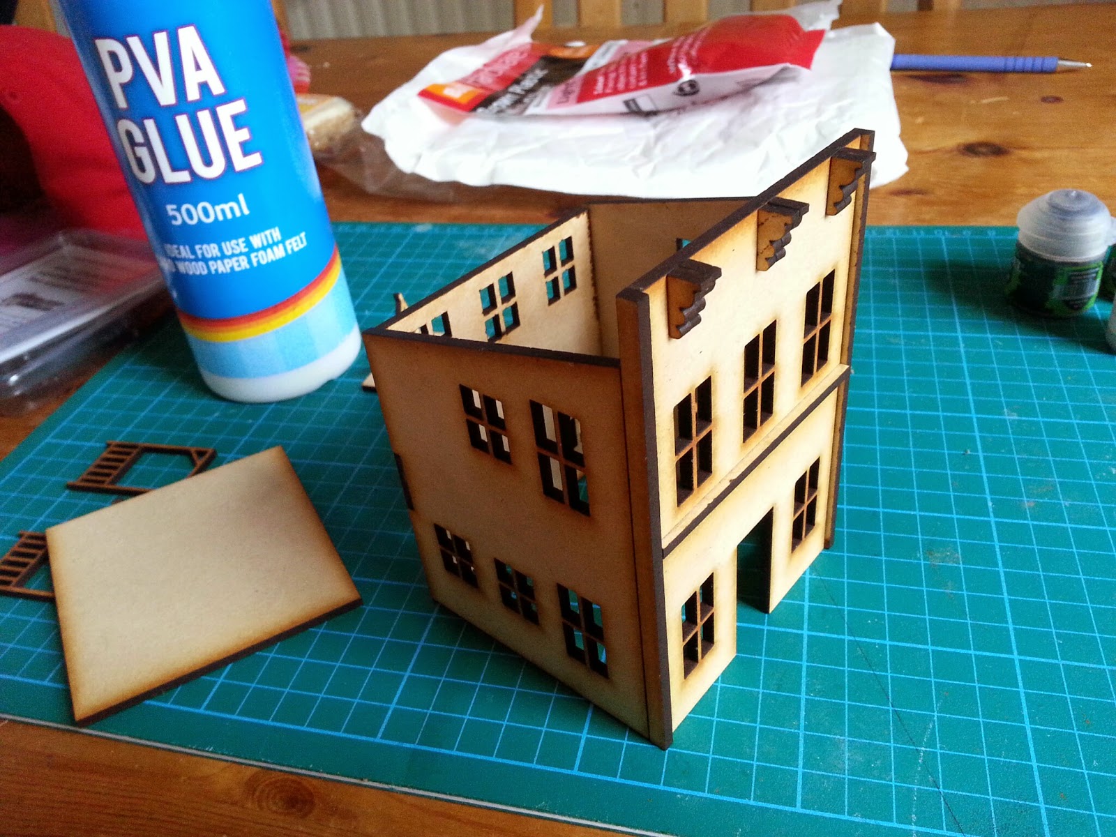 Nerd Club: Laser cut 28mm terrain buildings - wild west