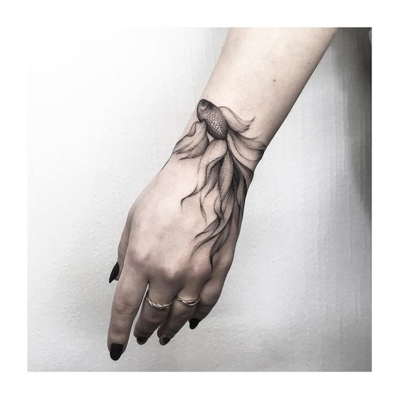 33 Simple Tattoo Ideas For First-Timers - Tattoo Blog 24