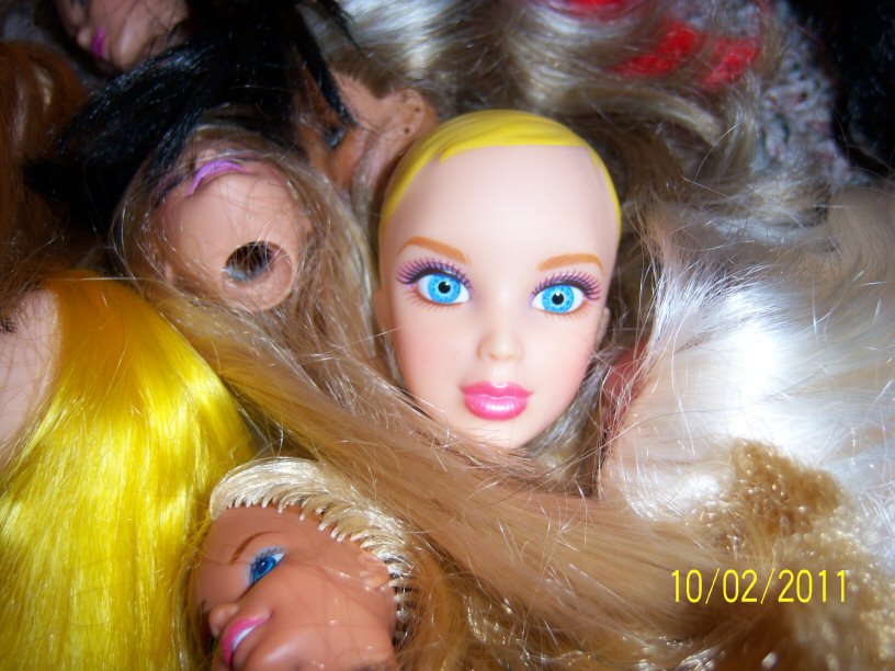 My Barbie World: Headless Barbies