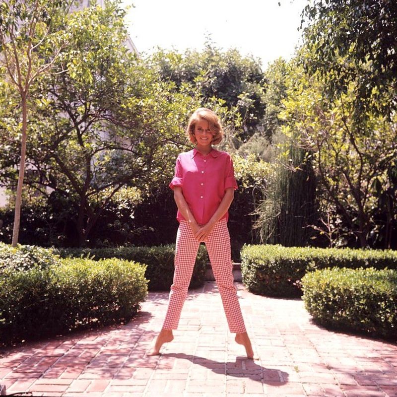 35 Stunning Photos That Defined Fashion Styles of Jane Fonda in the ...