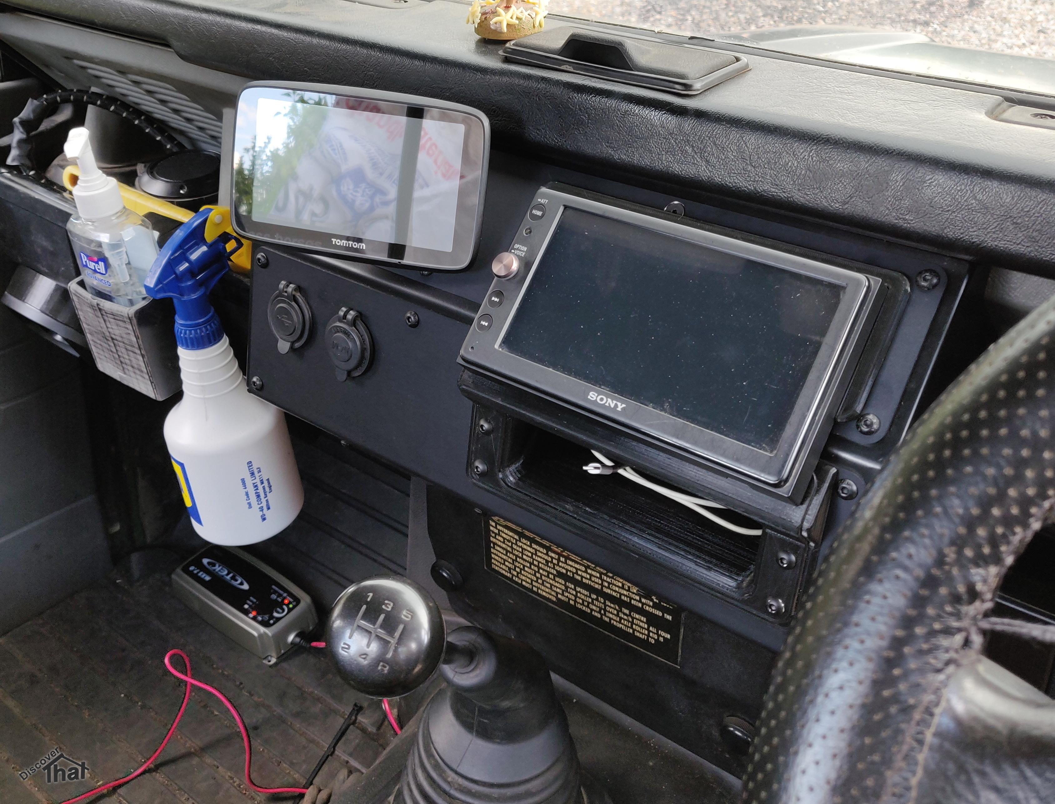 DiscoverThat - Journal: Upgraded the stereo in the Defender