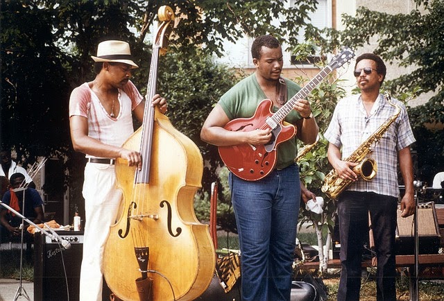 Street Scenes of Philadelphia in the 1980s ~ Vintage Everyday