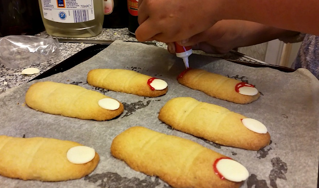 Life As Kim: Shortbread Witch Fingers for Halloween!