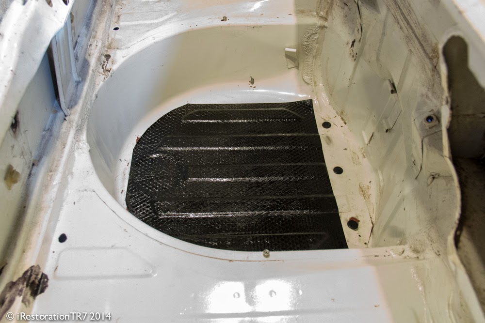 iRestoration TR7: Spare wheel well...