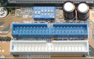 MOTHERBOARD: Puertos de una motherboard