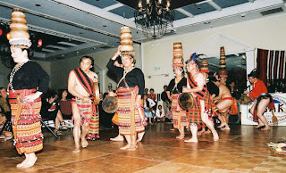 Culture of the Philippines: Banga dance