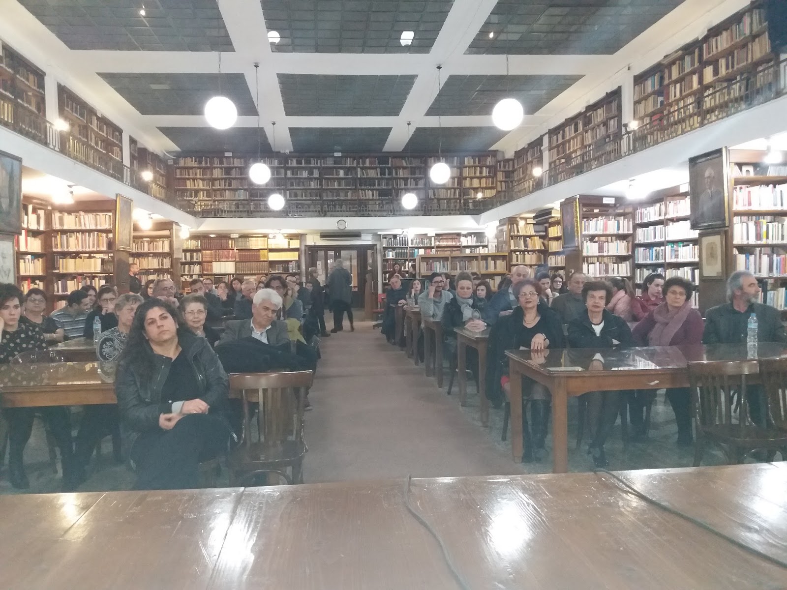 Εκπαιδευτικά και άλλα: ΠΑΡΟΥΣΙΑΣΗ ΤΟΥ ΒΙΒΛΙΟΥ ΤΟΥ Δ. ΣΙΜΗΡΗ ΣΤΗΝ ΠΑΤΡΑ