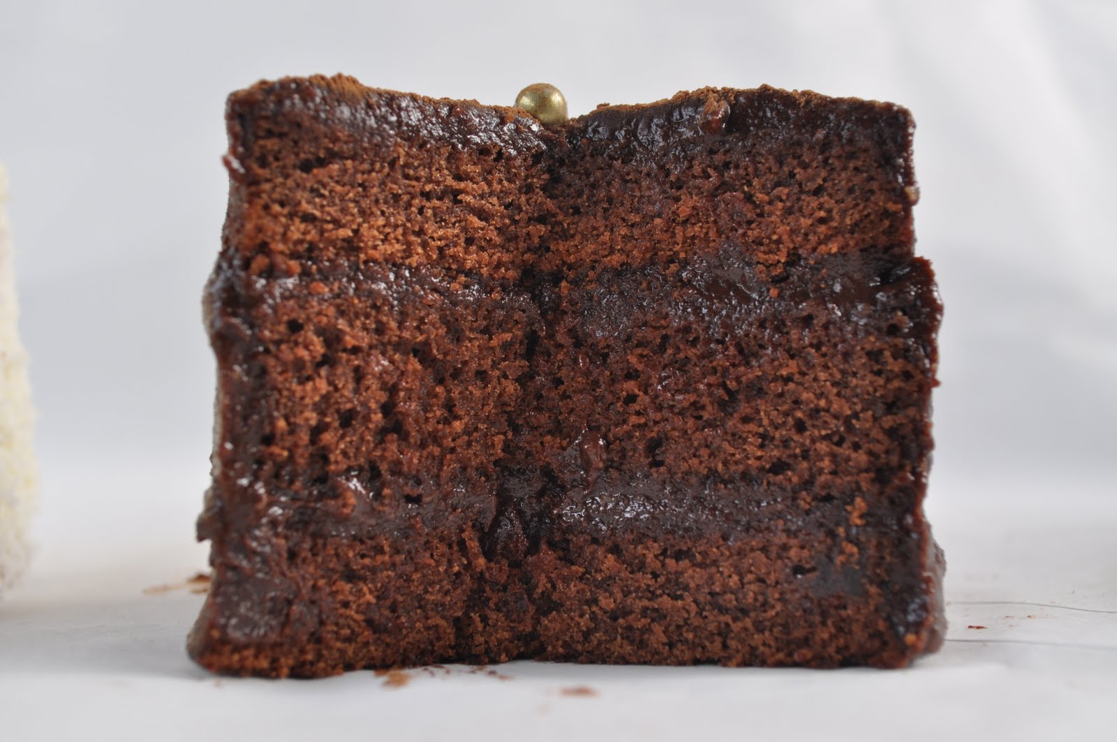 Julia Perrella: ANGEL FOOD CAKE VS DEVIL'S FOOD CAKE