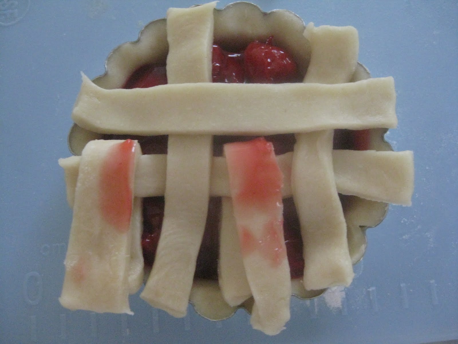 Girl Behind the Apron: Mini Lattice Cherry Pies