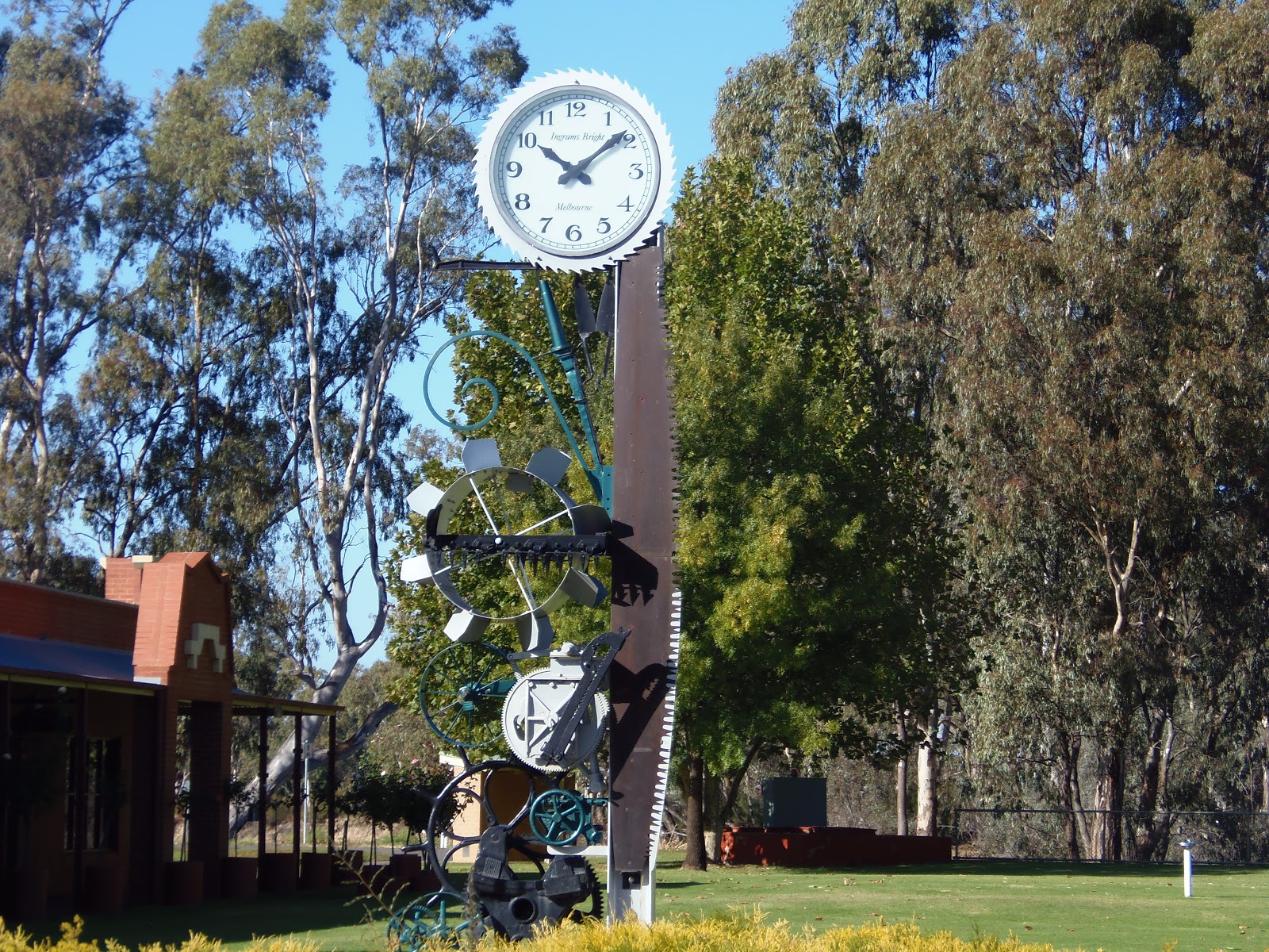 Solo Steve On The Road: THE SISTER TOWNS of KOONDROOK Vic and BARHAM NSW