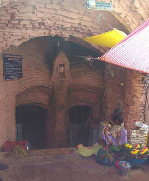 Govindeshwar Gufa - Cave Associated With Adi Shankara In Omkareshwar ...