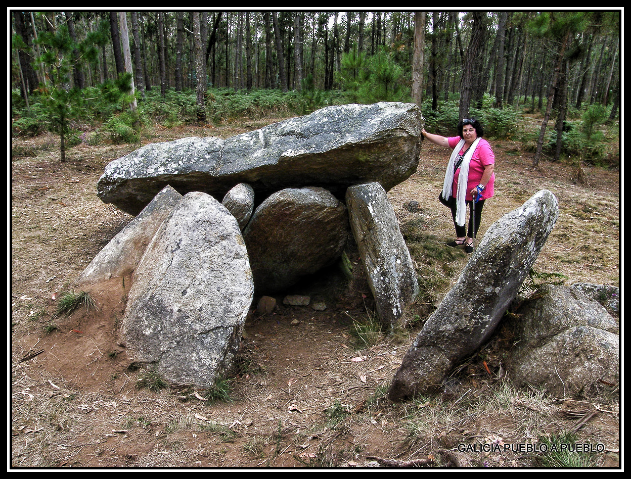 GALICIA PUEBLO A PUEBLO: DOLMEN PEDRA DA ARCA, MALPICA