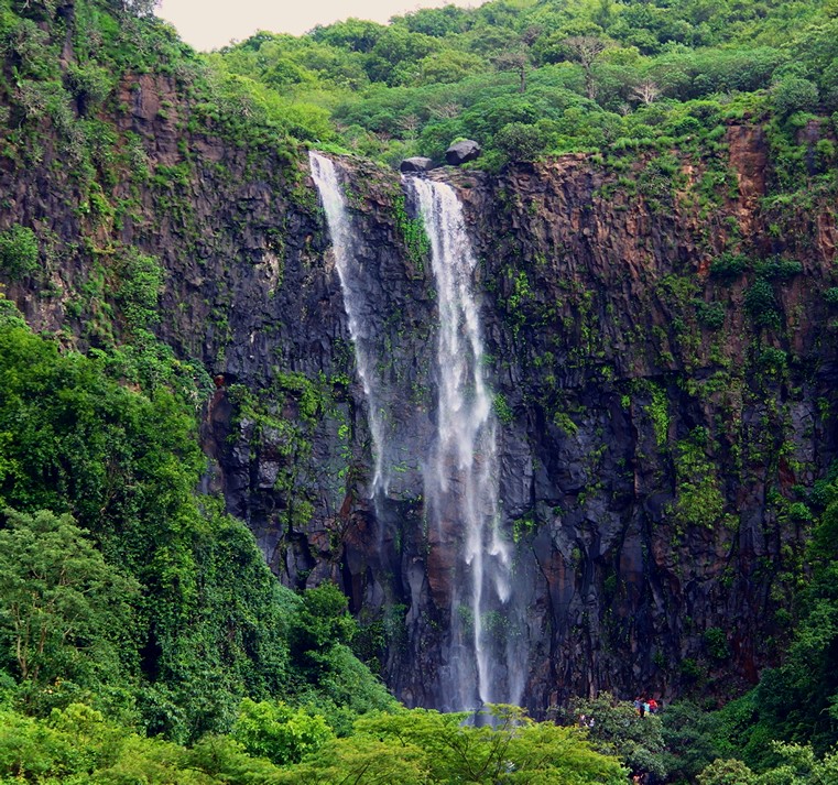 Mangeli Waterfall, Dodamarg | Konkankatta.in