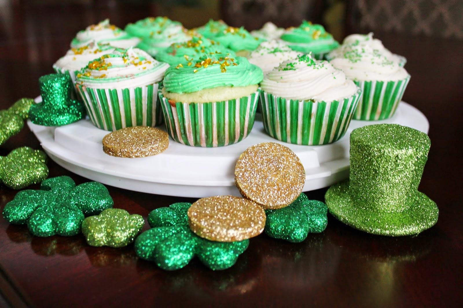 3 Different St. Patrick's Day Cupcakes - Monica Hayworth
