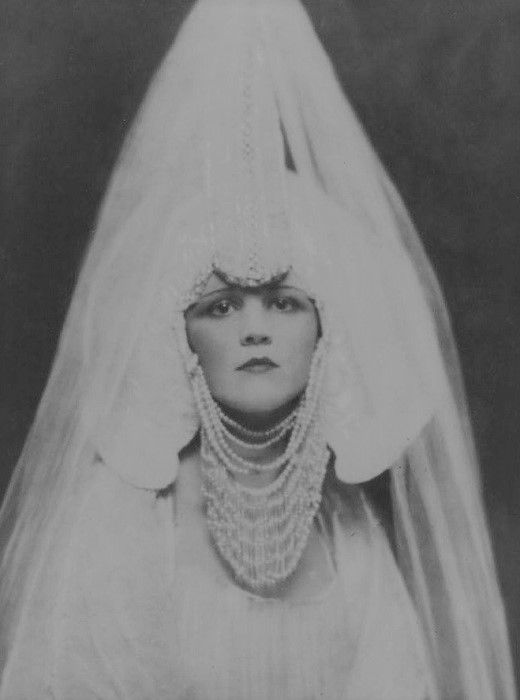 Marie Stevens ~ The Smart Blonde