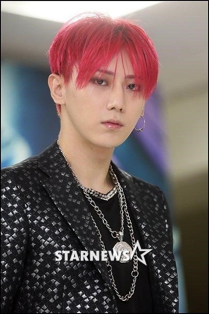 Hyunseung officially leaves B2ST to go solo