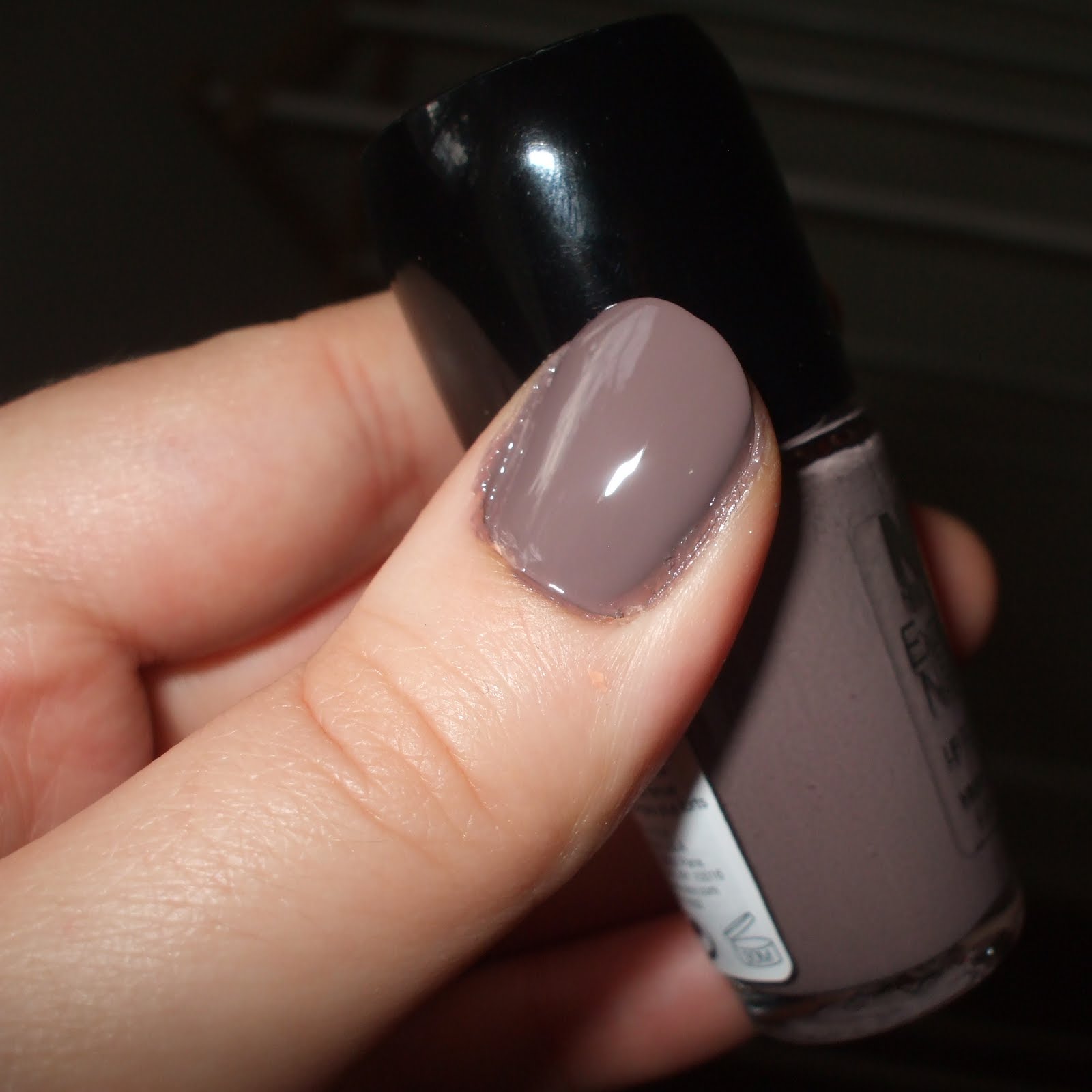 Makeup Chic: Tested: NYC Expert Last Nail Polish in Persistent Putty