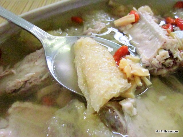 Double boiled fish bladder and spare ribs soup