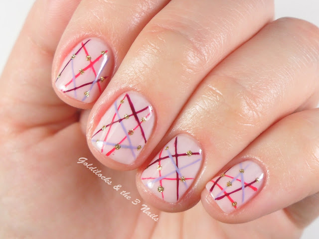Nails with color lines - adagulu