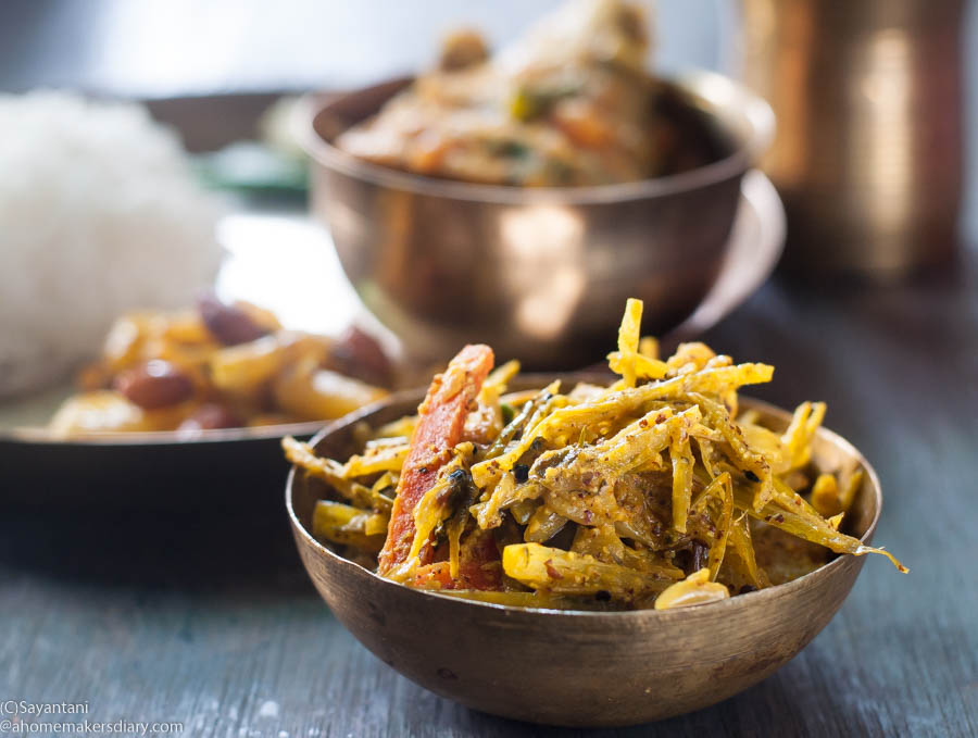 Kopi Dantar Charchari (Cauliflower stalks curry) - A Homemaker's Diary