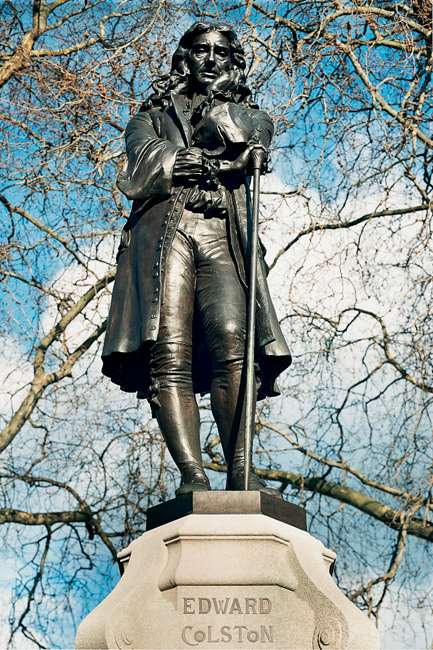How Statue of Bristol slave trader Edward Colston was pulled down by ...