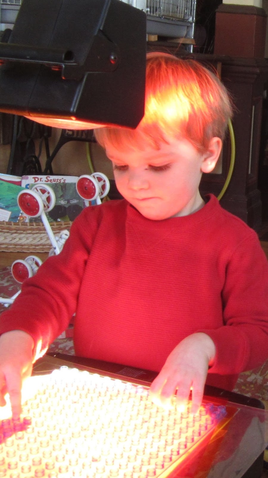 art and soul preschool: Shadow Puppets and Overhead Projector Excitement!