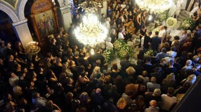 ΘΡΗΝΟΣ ΣΤΗΝ ΠΑΤΡΑ... ΡΑΓΙΣΑΝ ΚΑΙ ΠΕΤΡΕΣ ΣΤΗΝ ΚΗΔΕΙΑ ΤΩΝ ΠΑΙΔΙΩΝ ΠΟΥ ...