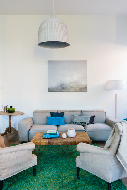 Keltainen talo rannalla: Kaunis yksiö ja sisustuskuvia