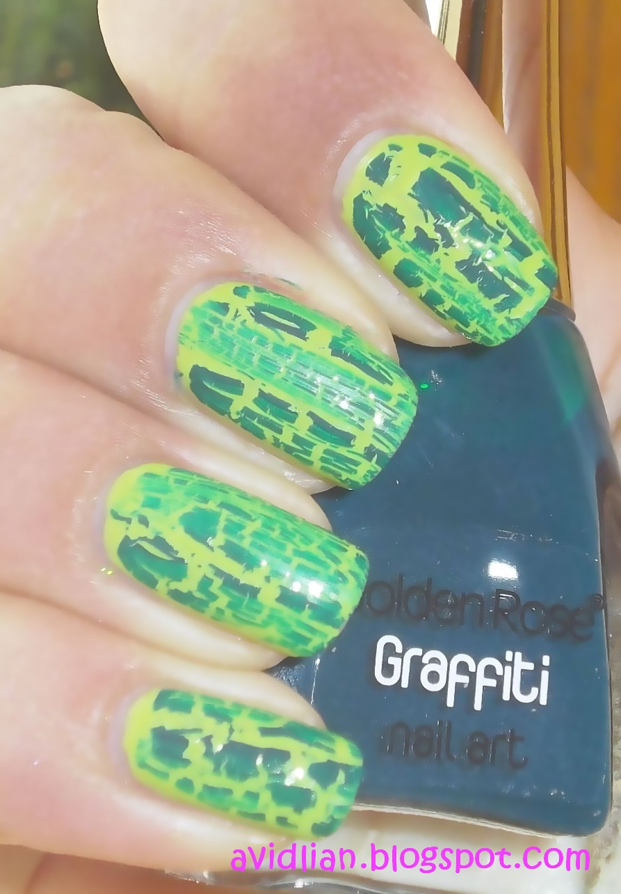 aviDliaN: Lizard Manicure