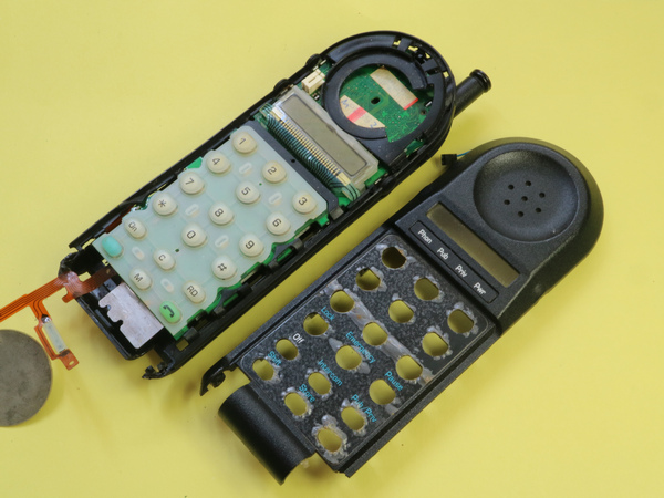 BugWorkShop - 甲蟲工作室: Motorola（摩托羅拉）天地線 CT2 無線電話 - 拆解（二）