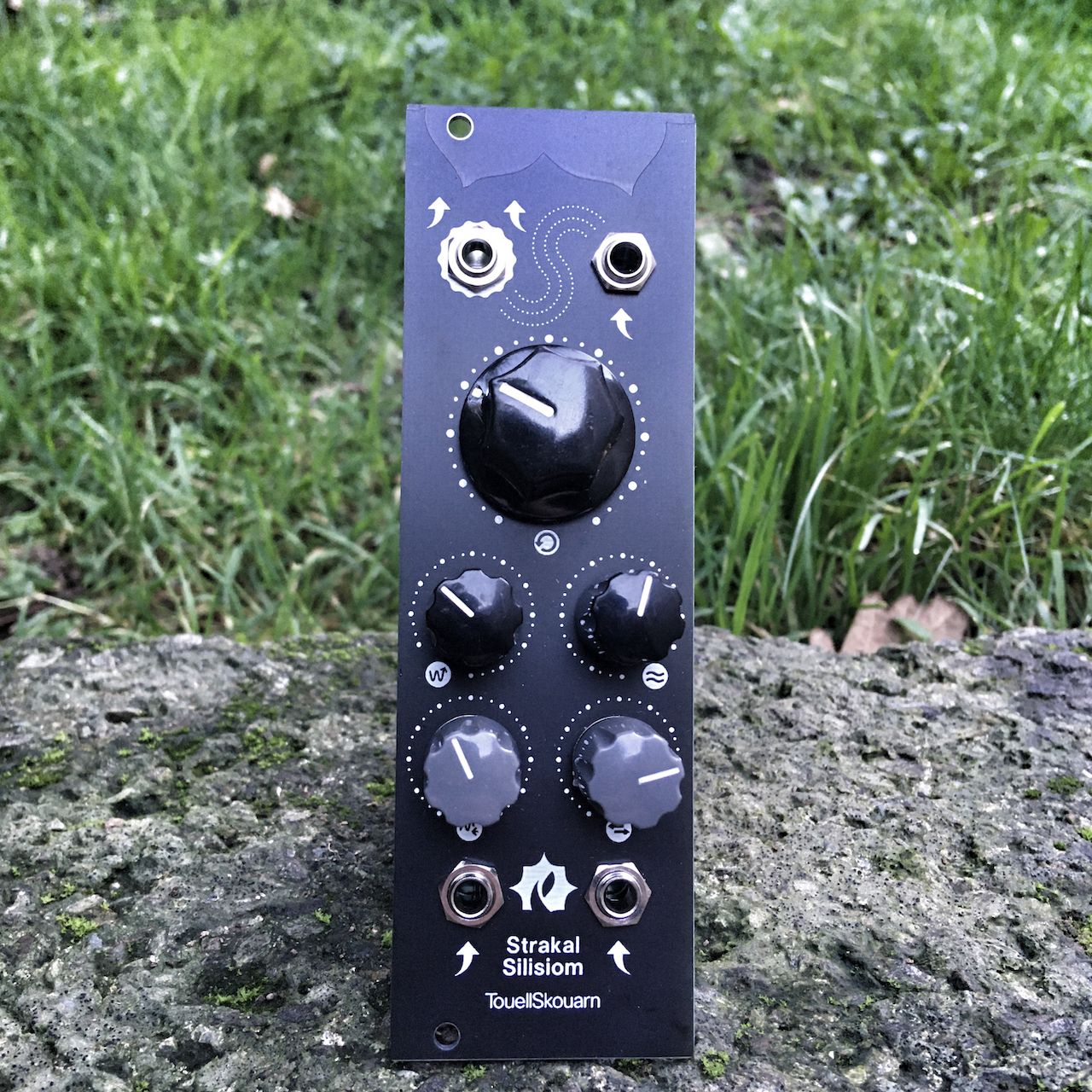 MATRIXSYNTH: Drum loop Thru Strakal Silisiom {dual silicon Morphing ...