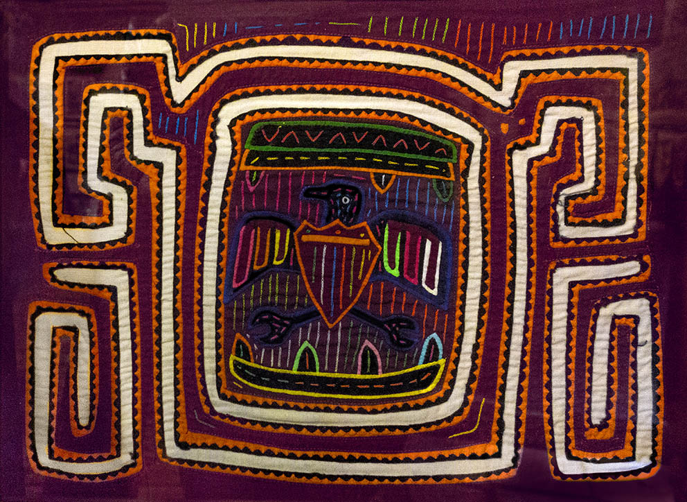 Luz y artes: Una pieza de arte textil llamada "Mola" de Colombia