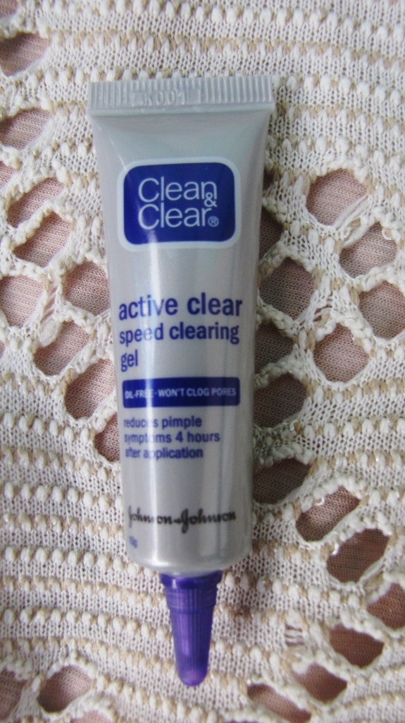 littELLEbratontheloose: Clean & Clear Active Clear Speed Clearing Gel