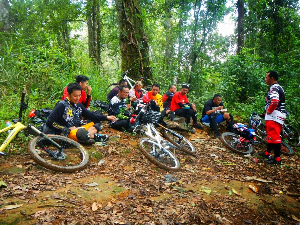 Batu Belang Pangalengan - Dewata - Hutan Gunung Maud - Selap Awi, Garut ...