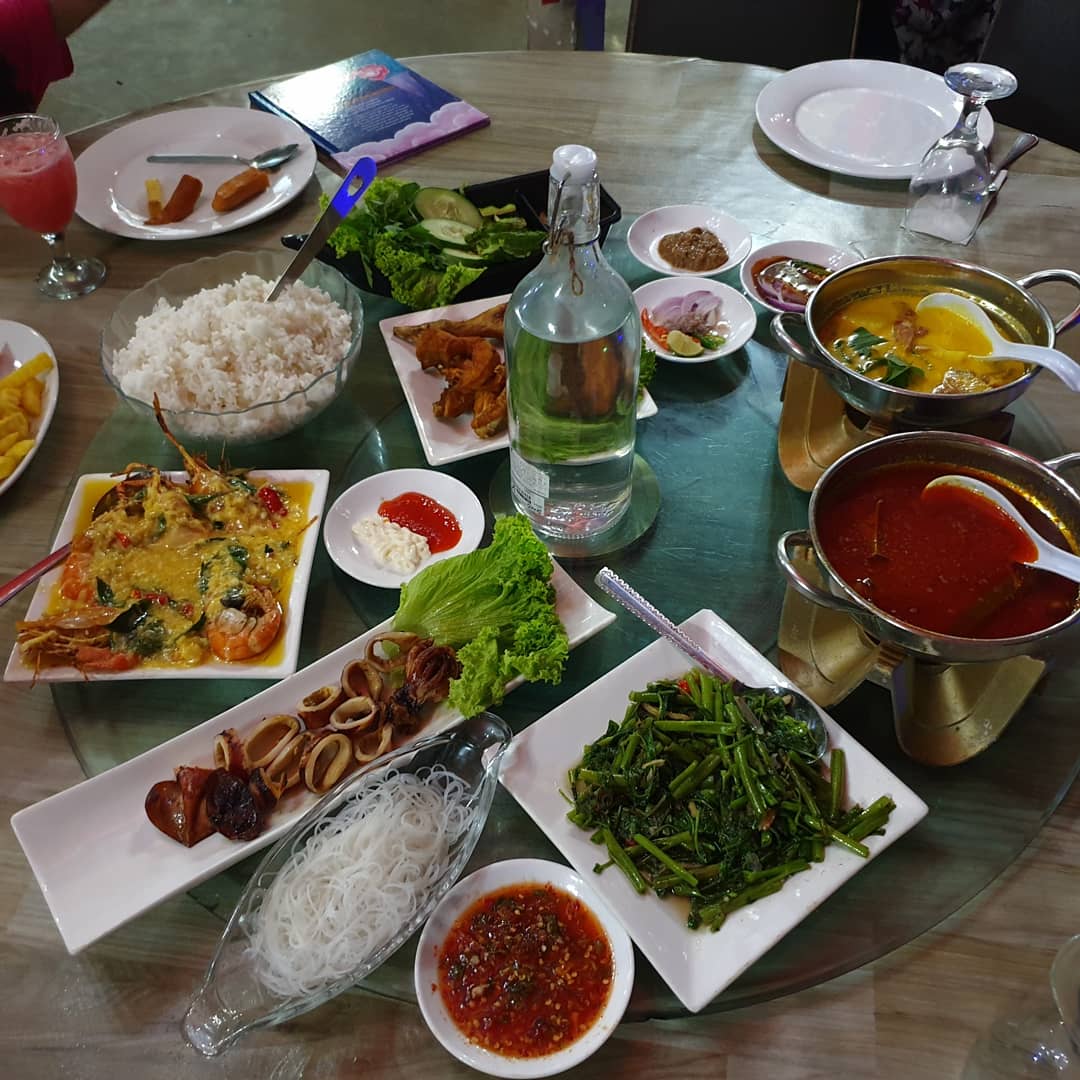 Sambut Ulang Tahun Perkahwinan di Utan Cafe & Golf Range , Sepang ...