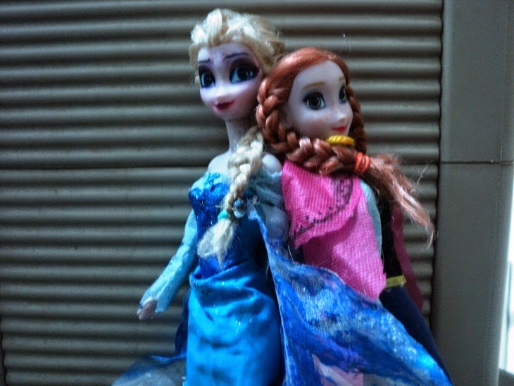 Knocked-off!: Bootleg Doll Review : Bootleg 12" Anna from Frozen Doll