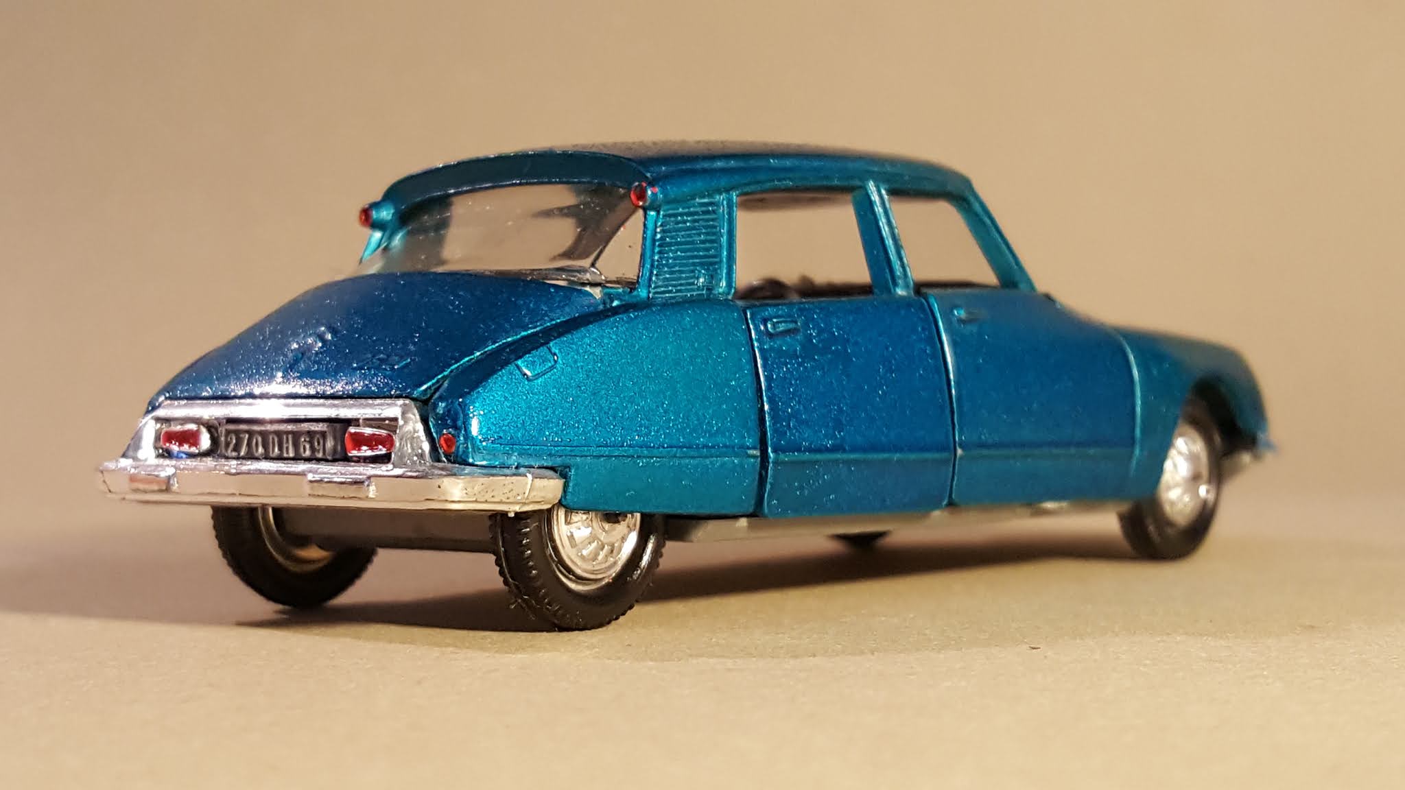 AU JOUET PARISIEN: Norev Modèle n° 806 Jet-Car Citroën DS 21 Pallas