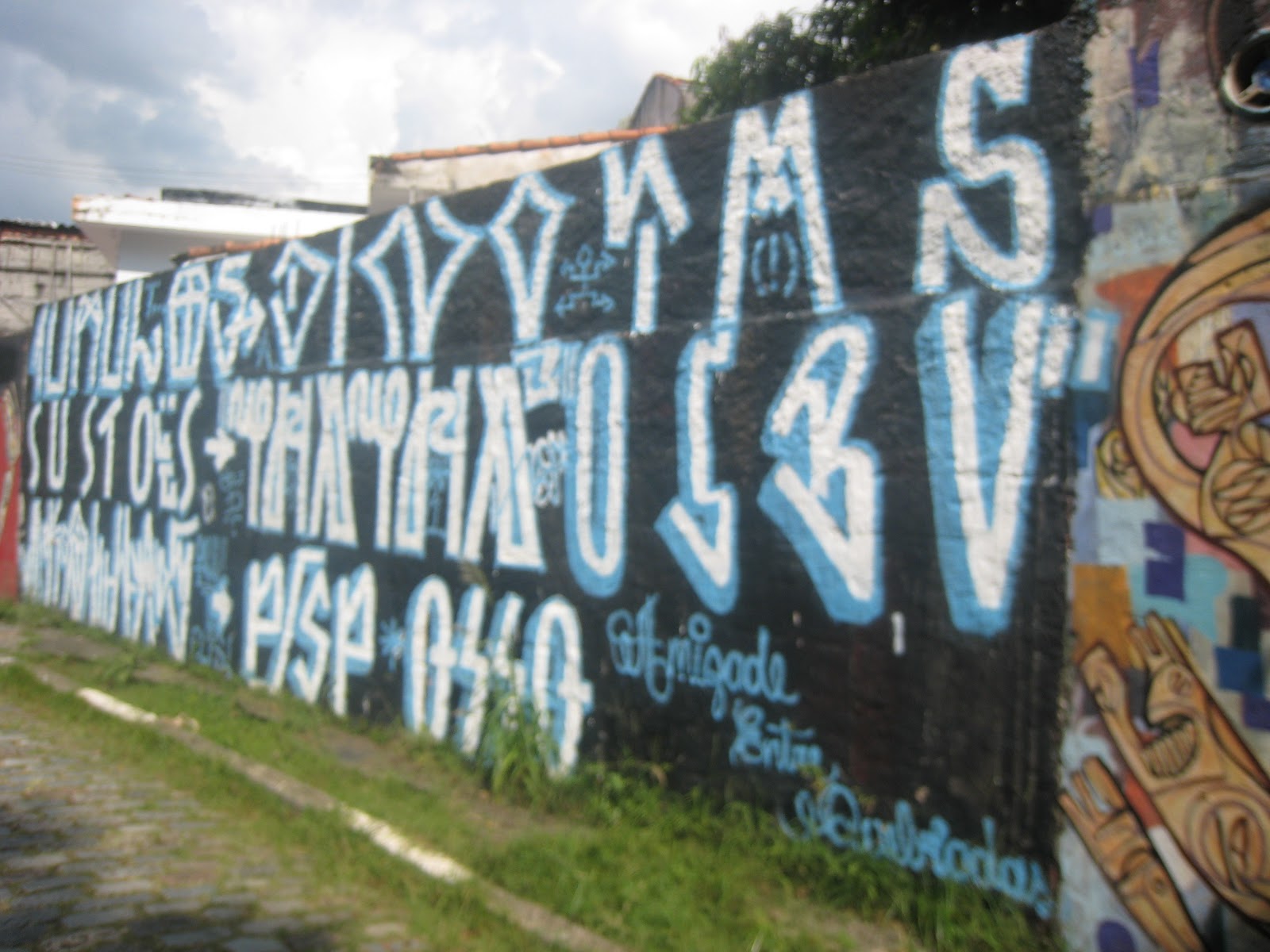 E2E -Street Art : Modern Alphabets: Pixação