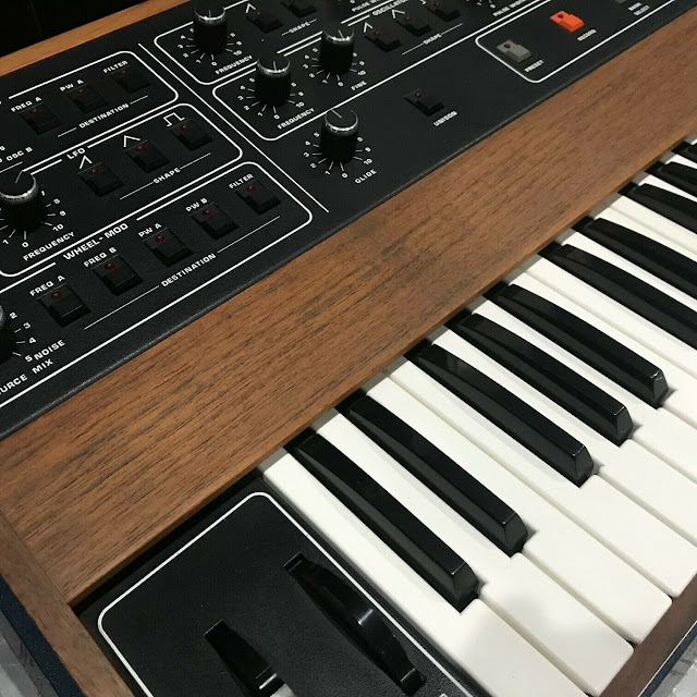 MATRIXSYNTH: Sequential Circuits Prophet-5 Synthesizer w/ MIDI