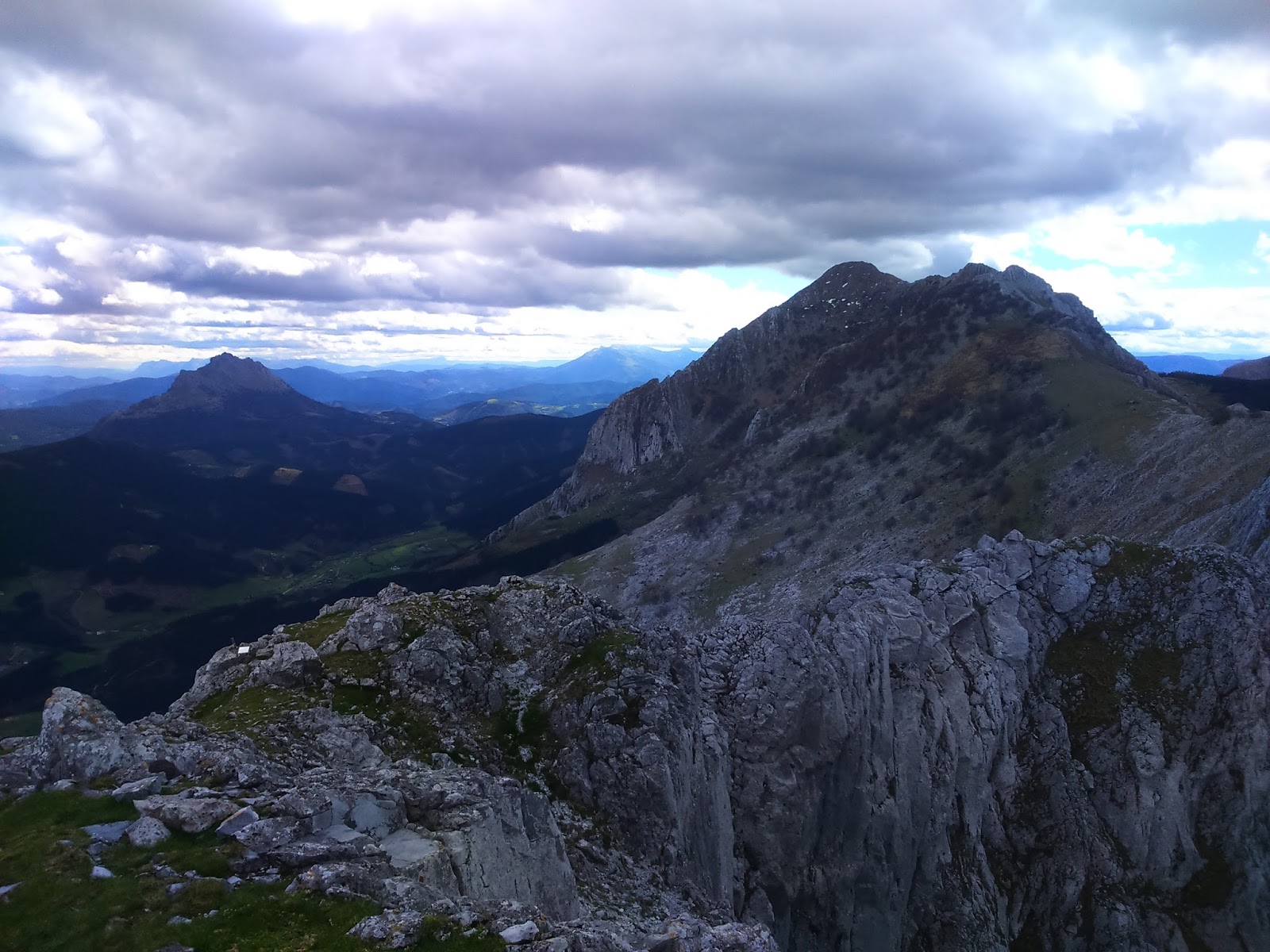 Senderismo en Bizkaia, y alrededores...: Alluitz y Aitz-Txiki